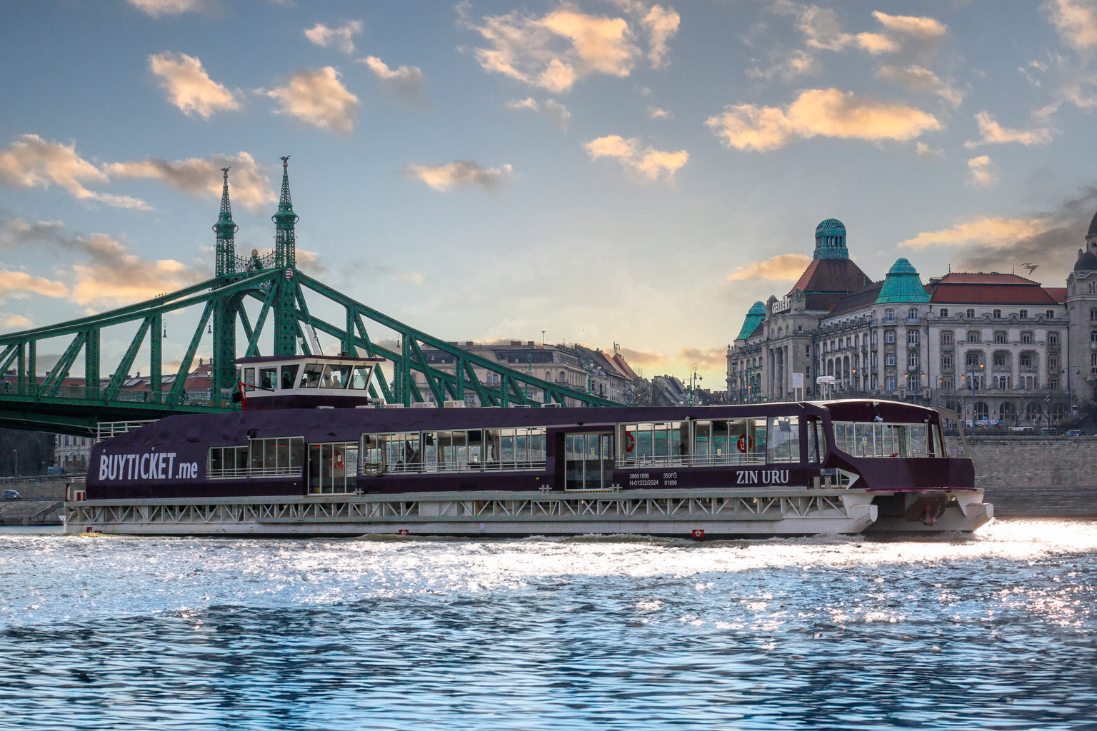 Budapest Sightseeing Cruise – Stunning Boat Tour | PurpleLiner
