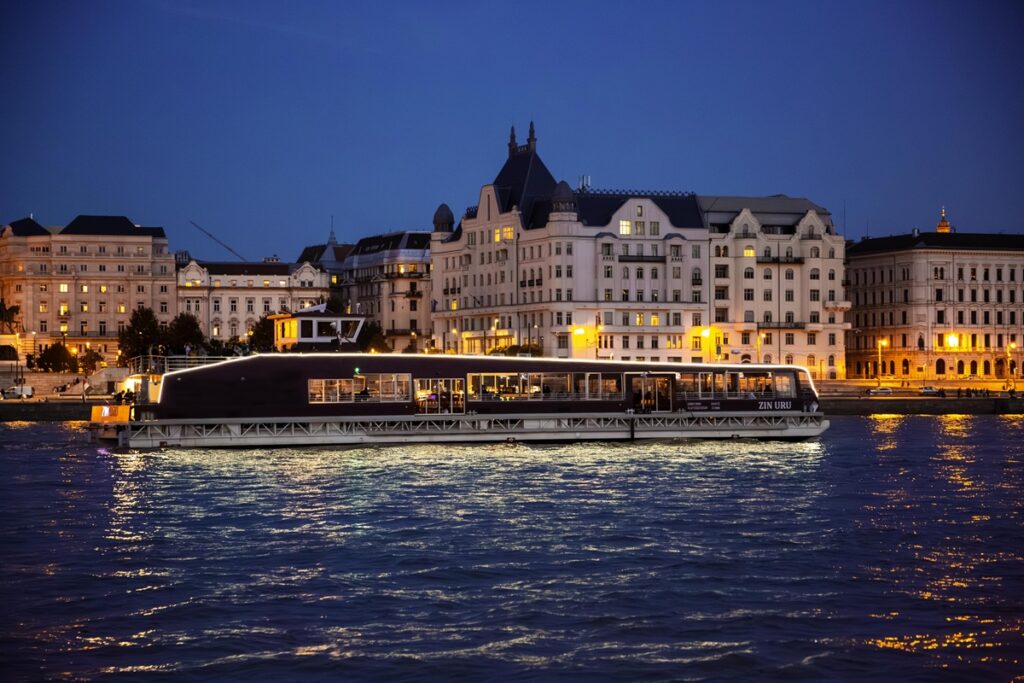 Budapest Sightseeing Cruise – Stunning Boat Tour | PurpleLiner